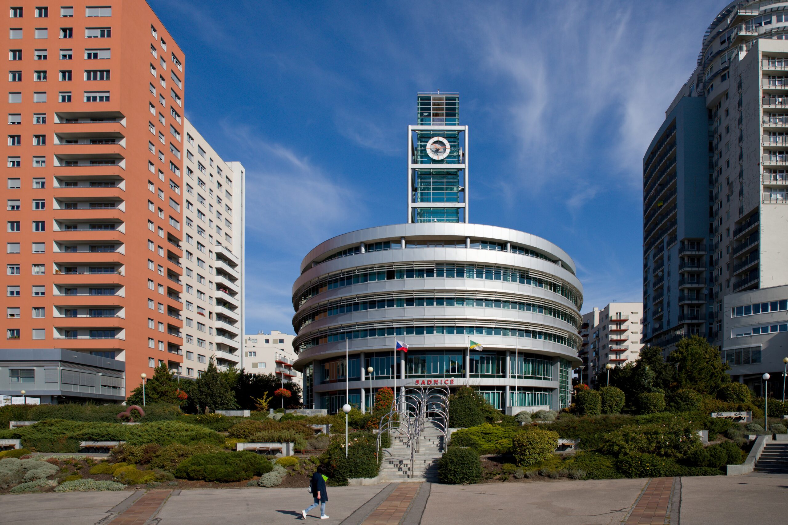 Rada MČ Praha 13 nesouhlasí s umístěním plánovaných záměrů v ulici ...