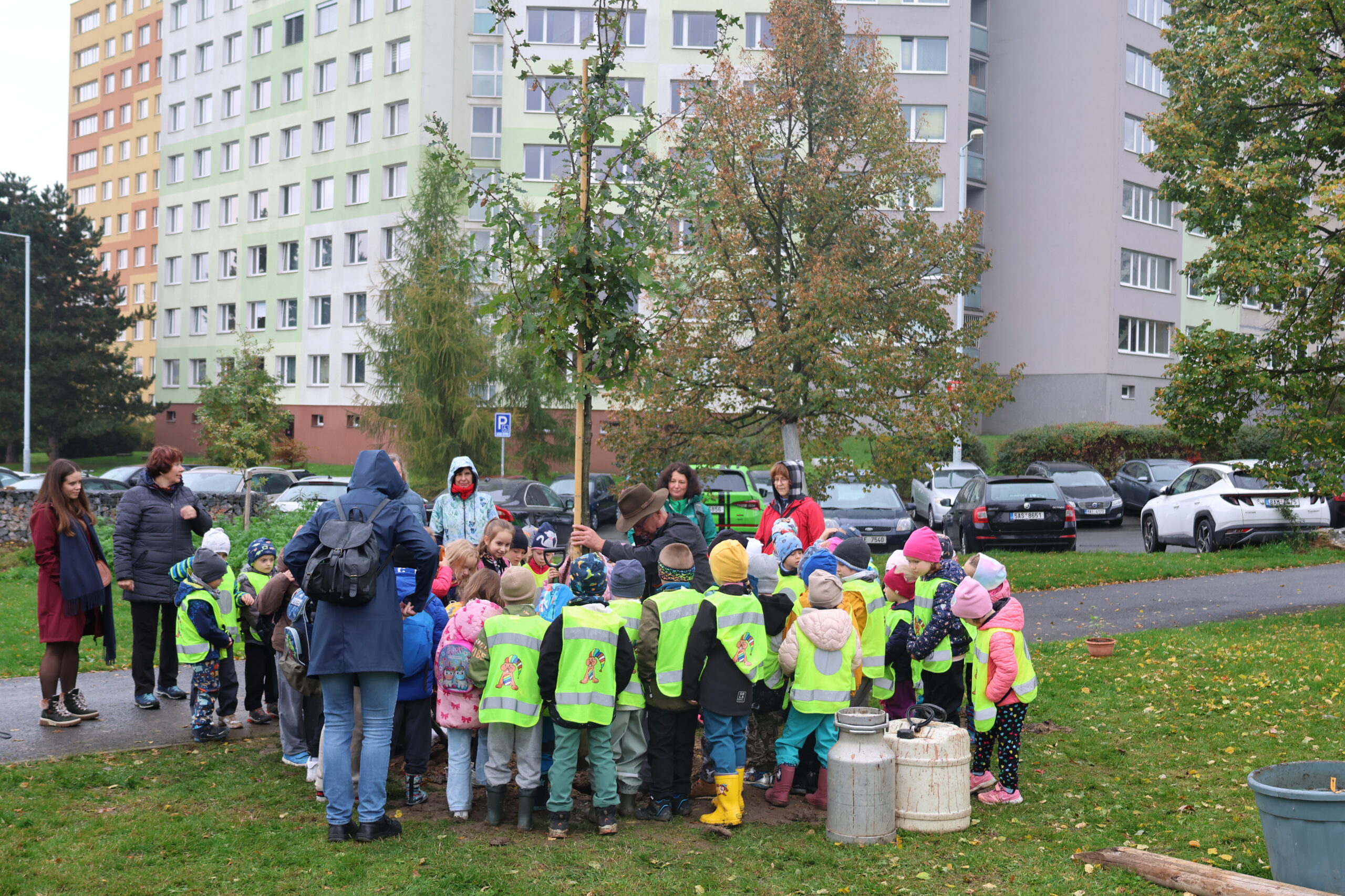 23. ročník Dne stromů v Praze 13 přilákal stovky návštěvníků | Praha 13